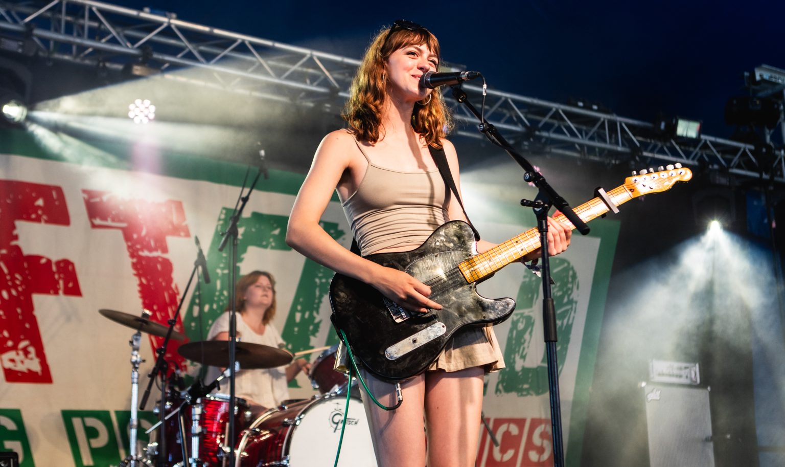 Meet Chloe Slater, the alt-pop star and Daisy Edgar-Jones doppelgänger ...