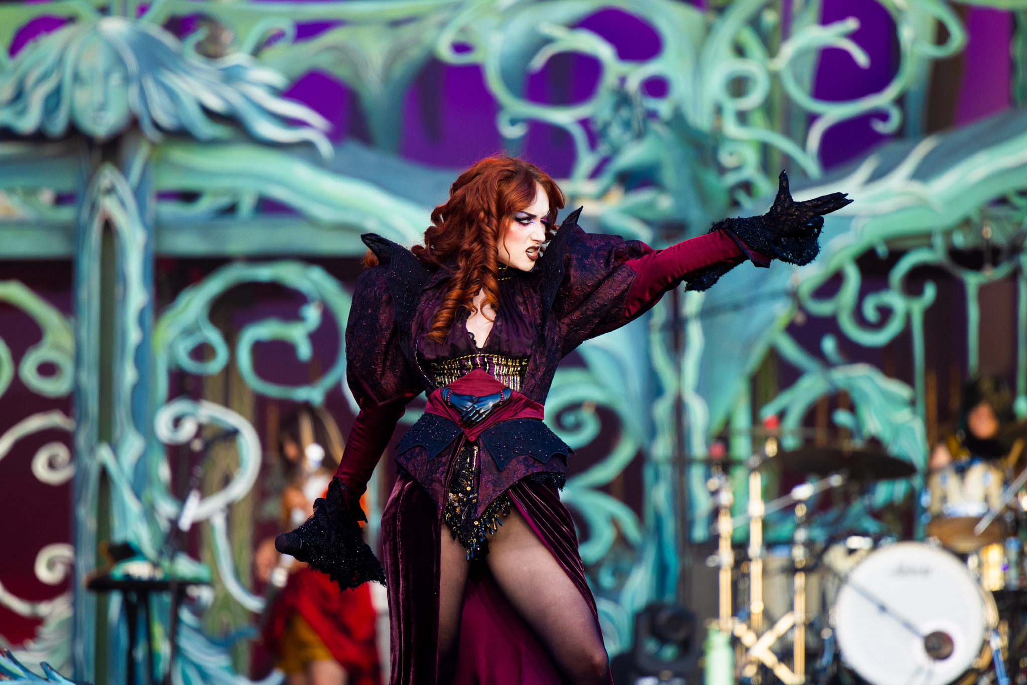 Chappell Roan brings out Heart's Nancy Wilson in New York | The Forty-Five