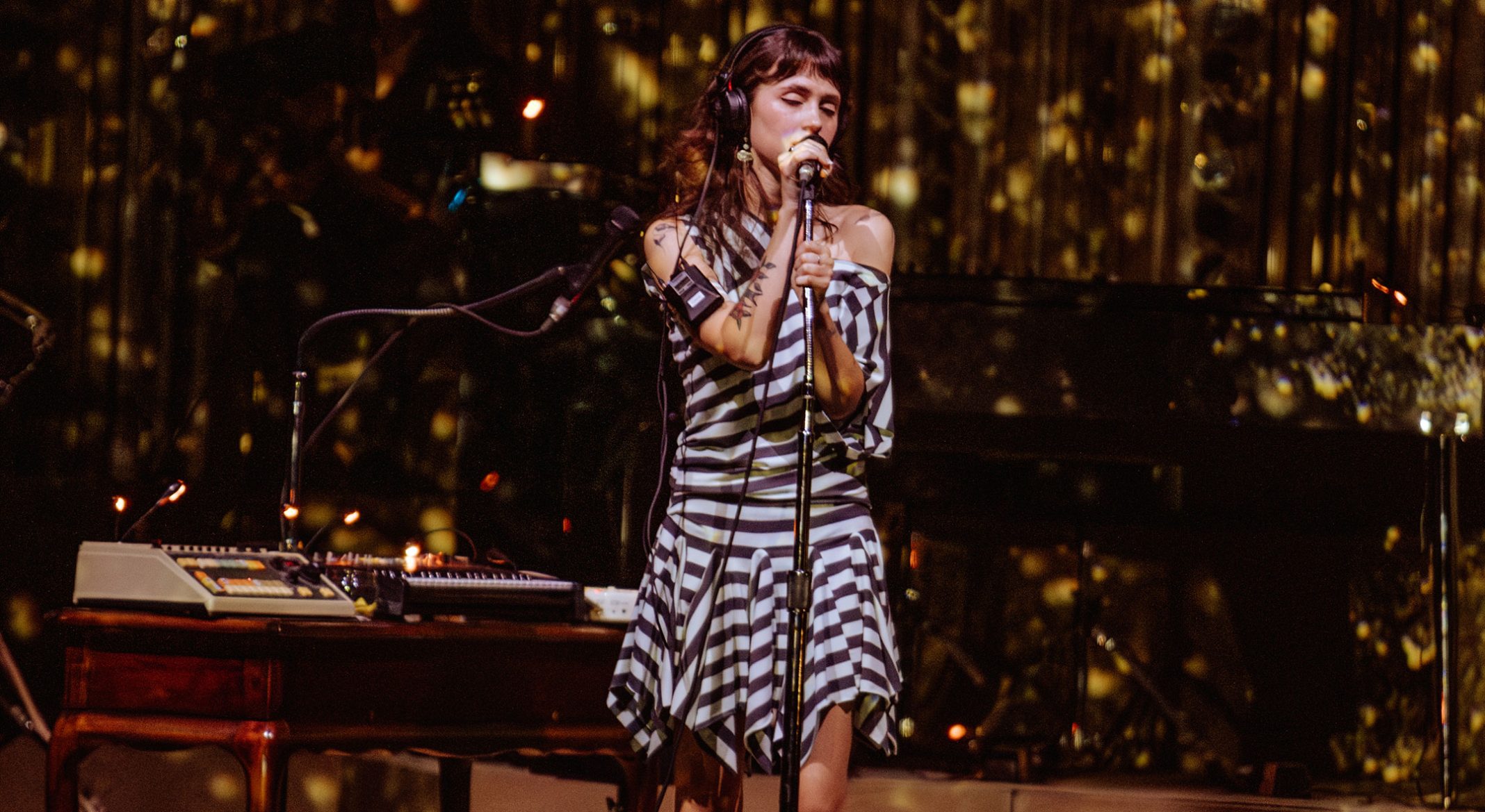 Clairo live at Stanford: Laidback, tipsy magic | The Forty-Five