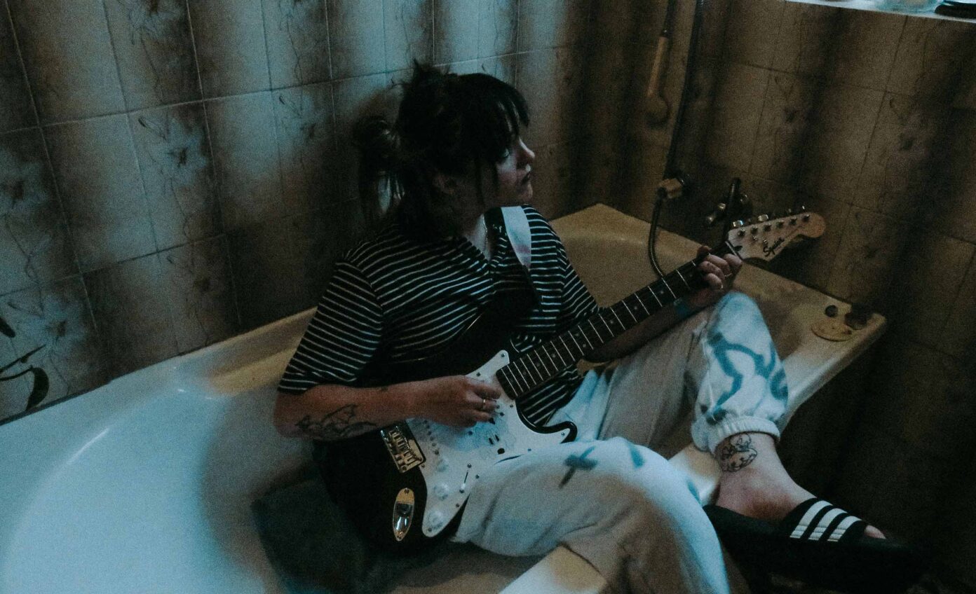 TREMORS// Yen Strange is the Aussie emo kid making "super weird" pop ...